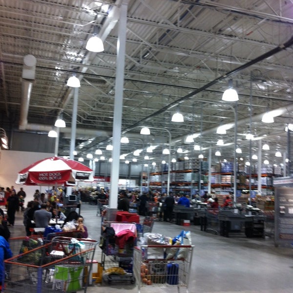 Photos at Costco - Anjou - Montréal, QC