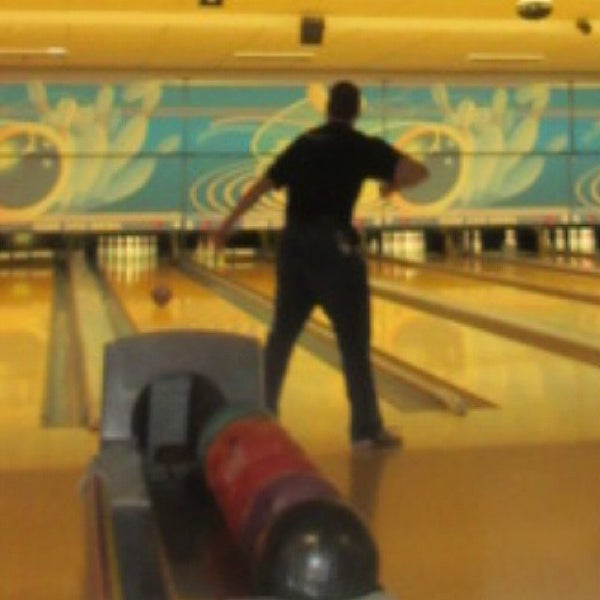 Club 300 Bowl (Now Closed) - Bowling Alley