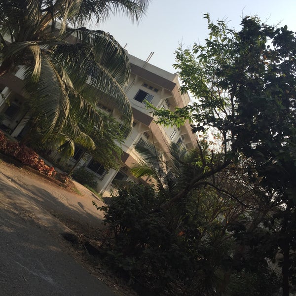 SNDT Women's College - Juhu - 109 visitors