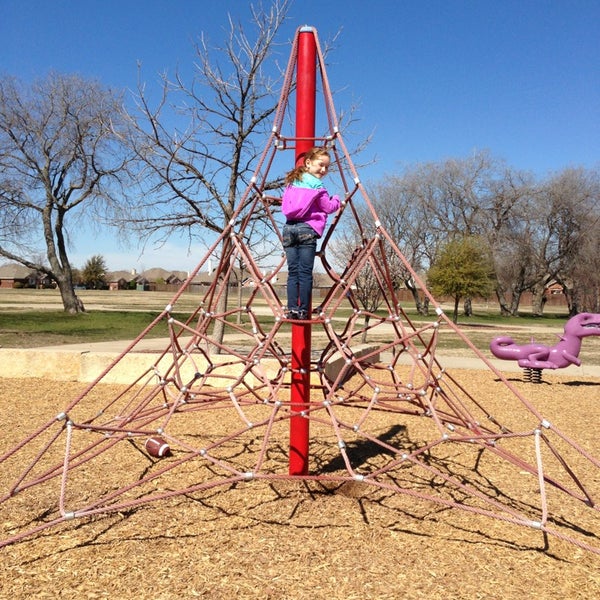 Photos at Bessie Gunstream Elementary School - 7600 Rockyridge Dr