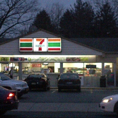 7-Eleven - 4 tips from 461 visitors