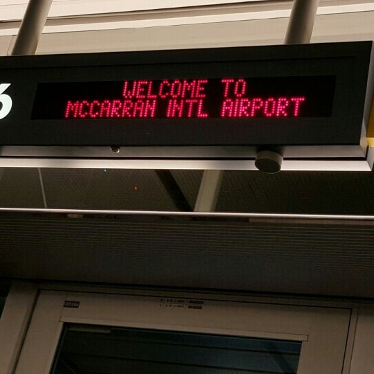 Gate D16 - Airport Gate