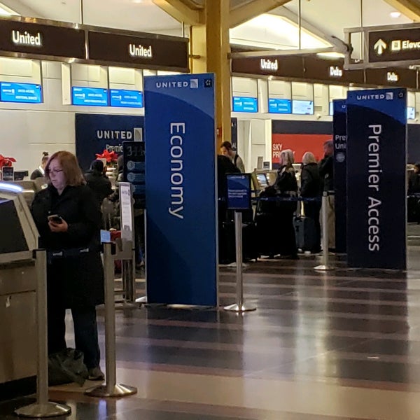 United Ticket Counter - Terminal 2