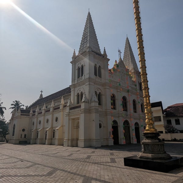 Santa Cruz Basilica - Church in Kochi