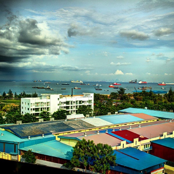 Kantor Pelabuhan Laut BP Batam - Jalan Yos Sudarso No. 2-3