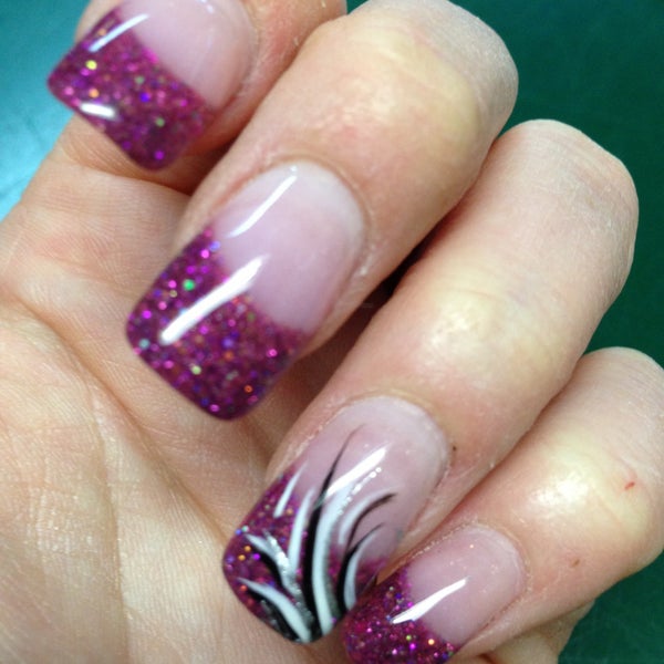 Q Nails - Hair Salon