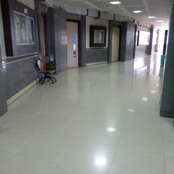 Mithibai College Campus