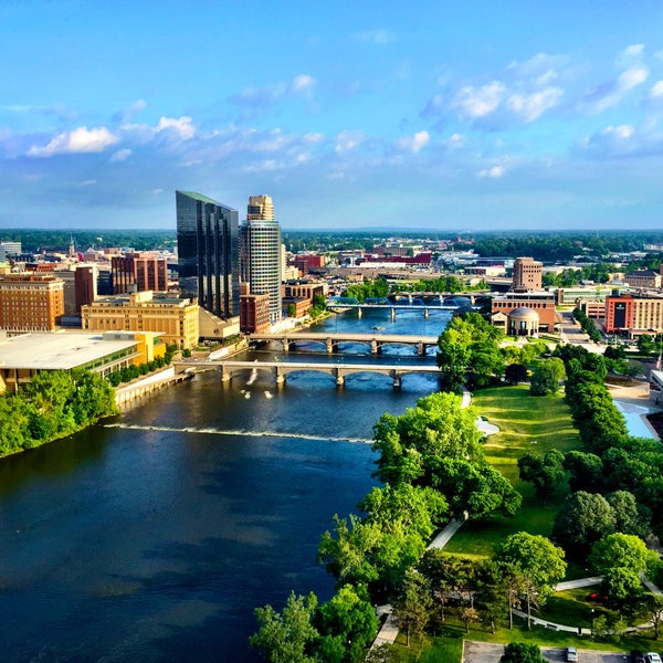 Bridgewater Place - West Grand - 4 tips from 836 visitors