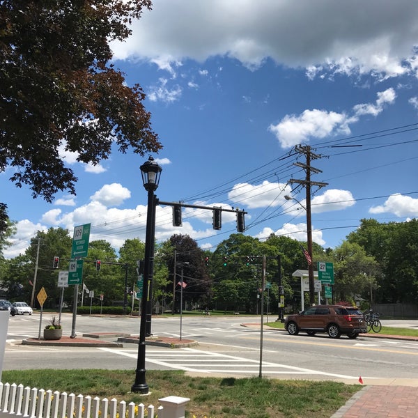 Medfield Center - Plaza