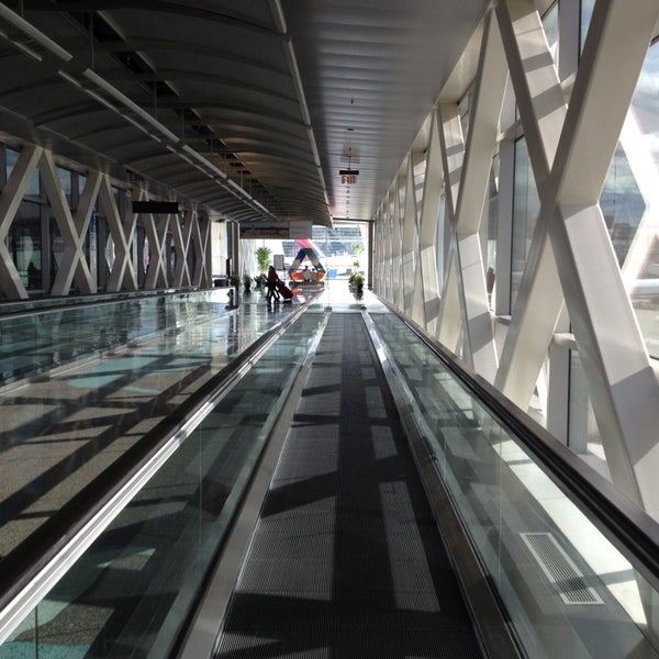 Photos at Boston Logan International Airport (BOS) - Airport in ...