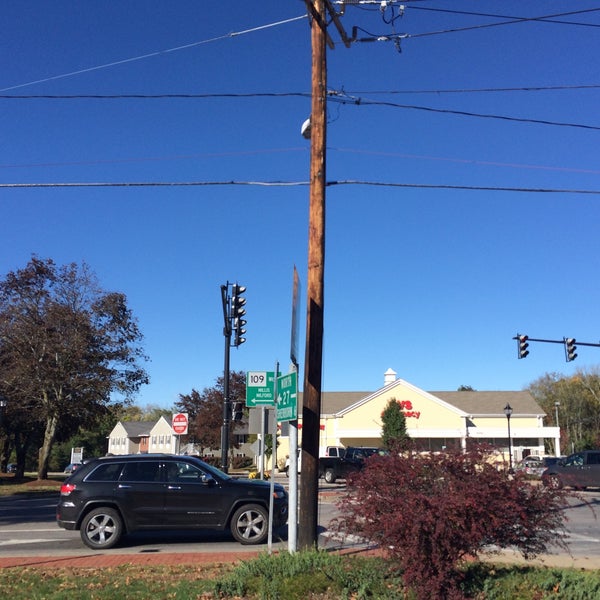 Medfield Center - Plaza