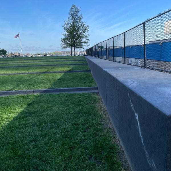 Fan Pier Public Green - Seaport District - 4 tips from 297 visitors