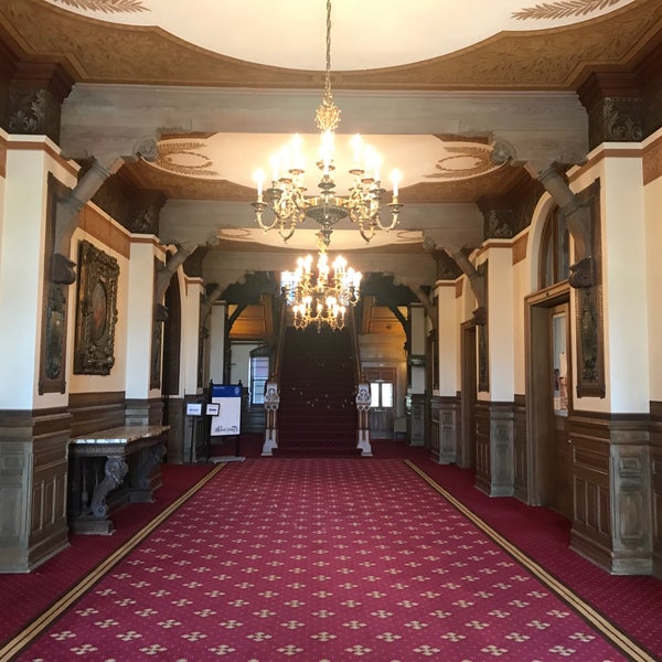 Healy Hall - College Academic Building in Washington