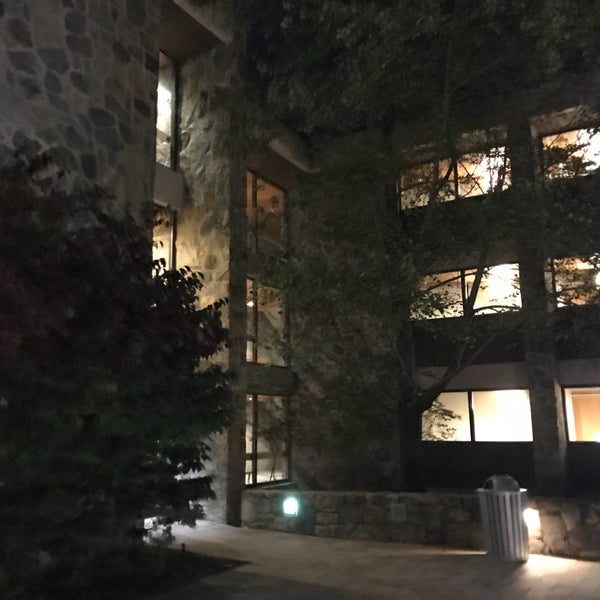 Cedar Hall - Structure