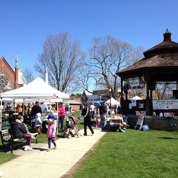 Natick Common - 9 tips from 591 visitors