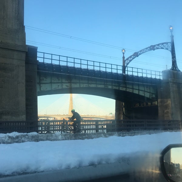 Craigie Dam Bridge - Bridge in West End