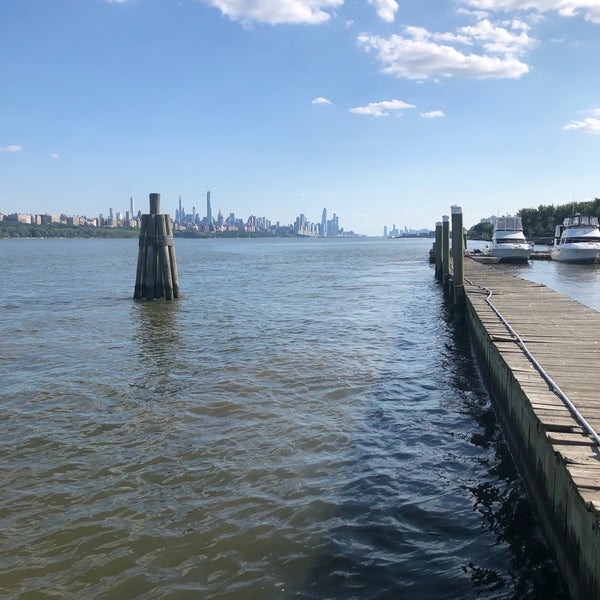 NY Waterway Ferry Terminal Edgewater - 15 tips from 626 visitors