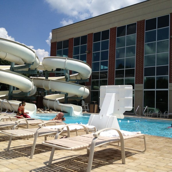 Lifetime Outdoor Pool - Swimming Pool in Castleton