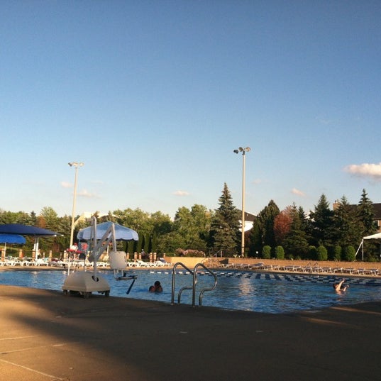 Meadowhill Aquatic Center - Northbrook, IL