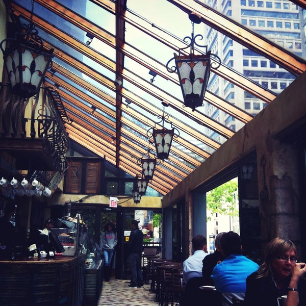 Café Castel - Café in Ville-Marie