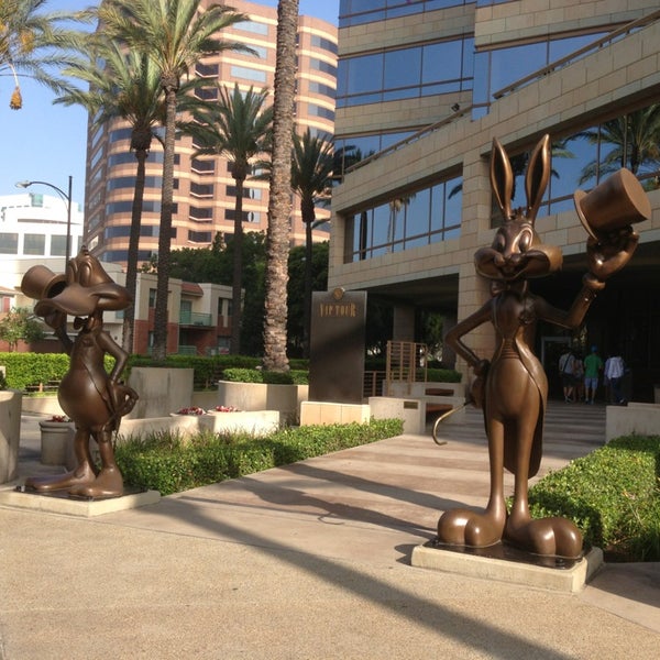 Photos at Warner Bros. Studio Plaza Cafe - 9 tips