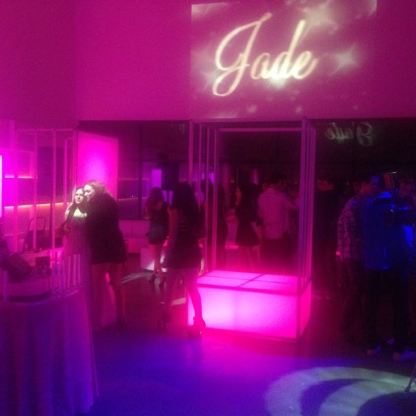 Haute Durvo - Arts and Entertainment in Roslyn