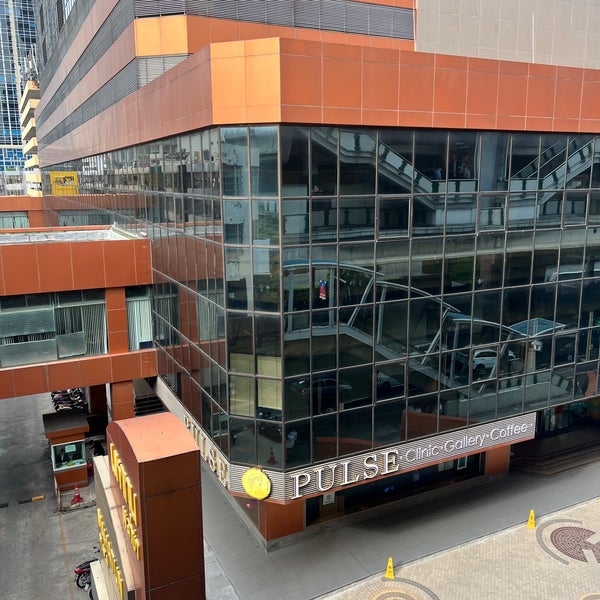 BTS เพลินจิต (Phloen Chit) E2 - Rail Station in Pathum Wan