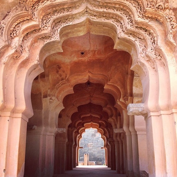 Lotus Mahal - Scenic Lookout