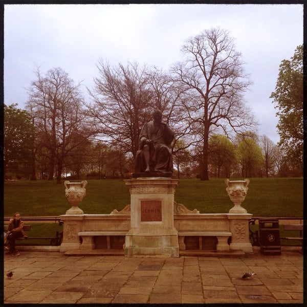 Edward Jenner Statue - Outdoor Sculpture in 런던