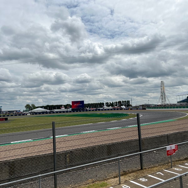 Luffield Grandstand - 8 tips