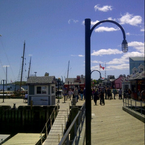 Waterfront Boardwalk - Downtown Halifax - 20 tips