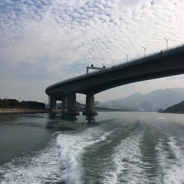 Sha Lo Wan Pier 沙螺灣碼頭 - Lantau Island, Hong Kong