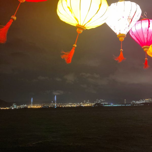 Belcher Bay Promenade 卑路乍灣海濱長廊 - Waterfront