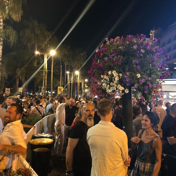 Gutter Bar - Beer Garden in Croisette - Palm Beach