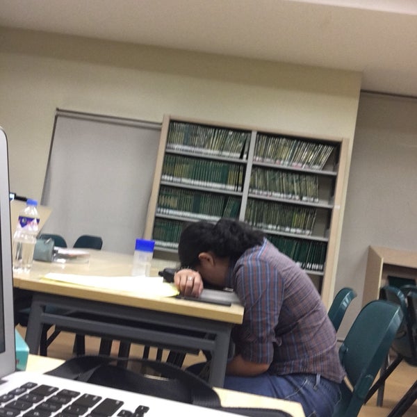 FEU Makati Library - College Library in Makati City