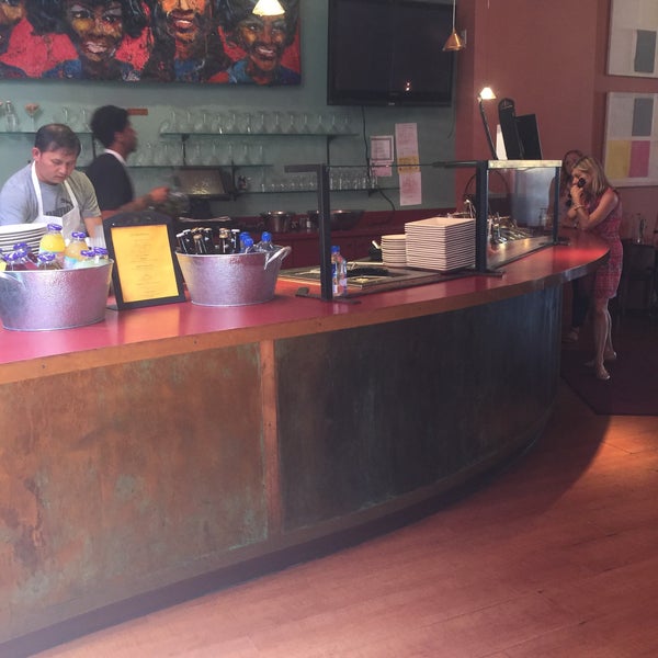 Sascha's 527 Cafe (Now Closed) - American Restaurant in Baltimore