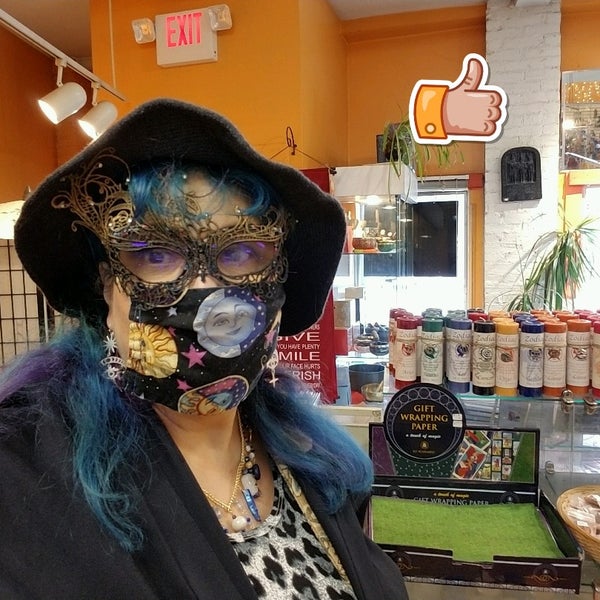 Pyramid Books - 7 tips from 215 visitors