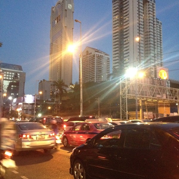 Photos at อาคารหะรินธร (Harindhorn Building) - บางรัก, กรุงเทพมหานคร