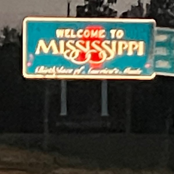 Mississippi / Tennessee State Line - Border Crossing