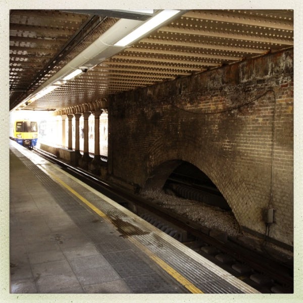 Surrey Quays Railway Station (SQE) - Surrey Quay - Surrey Quays ...