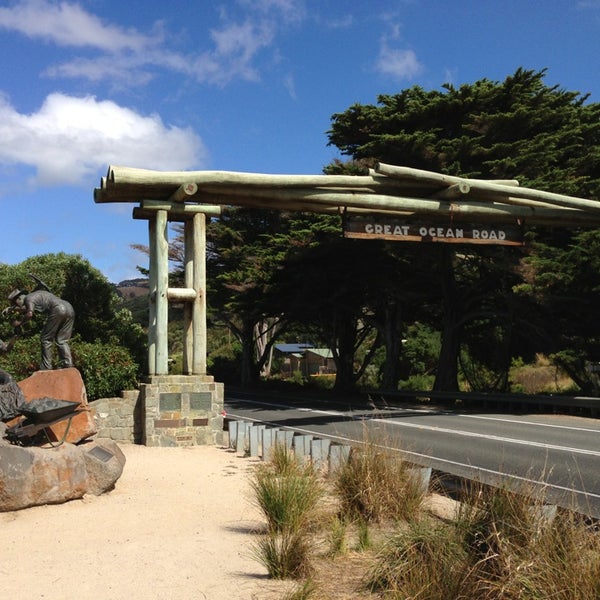 Memorial Arch - Great Ocean Road