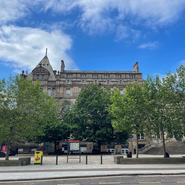 Leeds Art Gallery - Leeds City Centre - The Headrow, Leeds