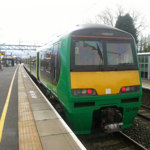 Tring Railway Station (TRI) - Train Station in Tring