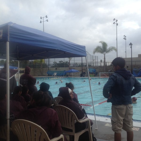 Paramount Pool - Swimming Pool in Paramount