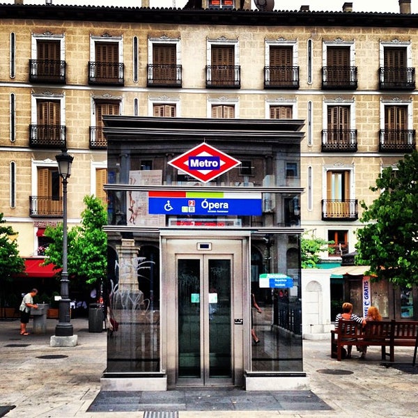 Fotos en Metro Ópera - Estación de metro en Madrid