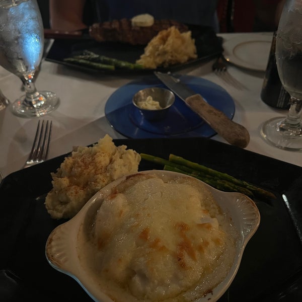 Rogue's Manor Restaurant and Lodging - 1 tip from 151 visitors