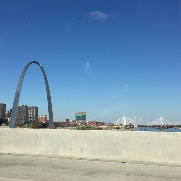 Missouri / Illinois State Line - Border Crossing in East St Louis
