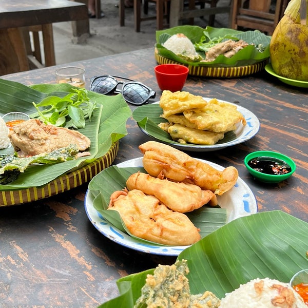 Kandang Ingkung Resto & Kopi - RT.01, RW.27, Jitengan, Balecatur, Kec ...