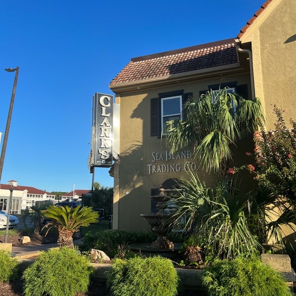 Clark's Seafood and Chop House - Seafood Restaurant in Little River
