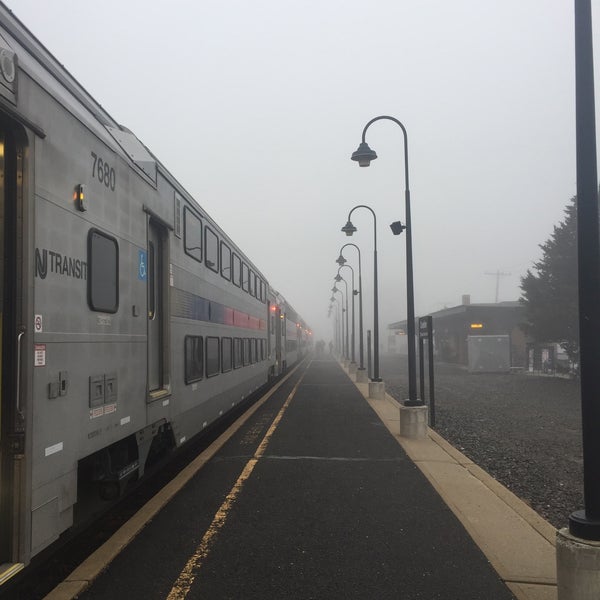 NJT - Dunellen Station (RVL) - Rail Station in Dunellen